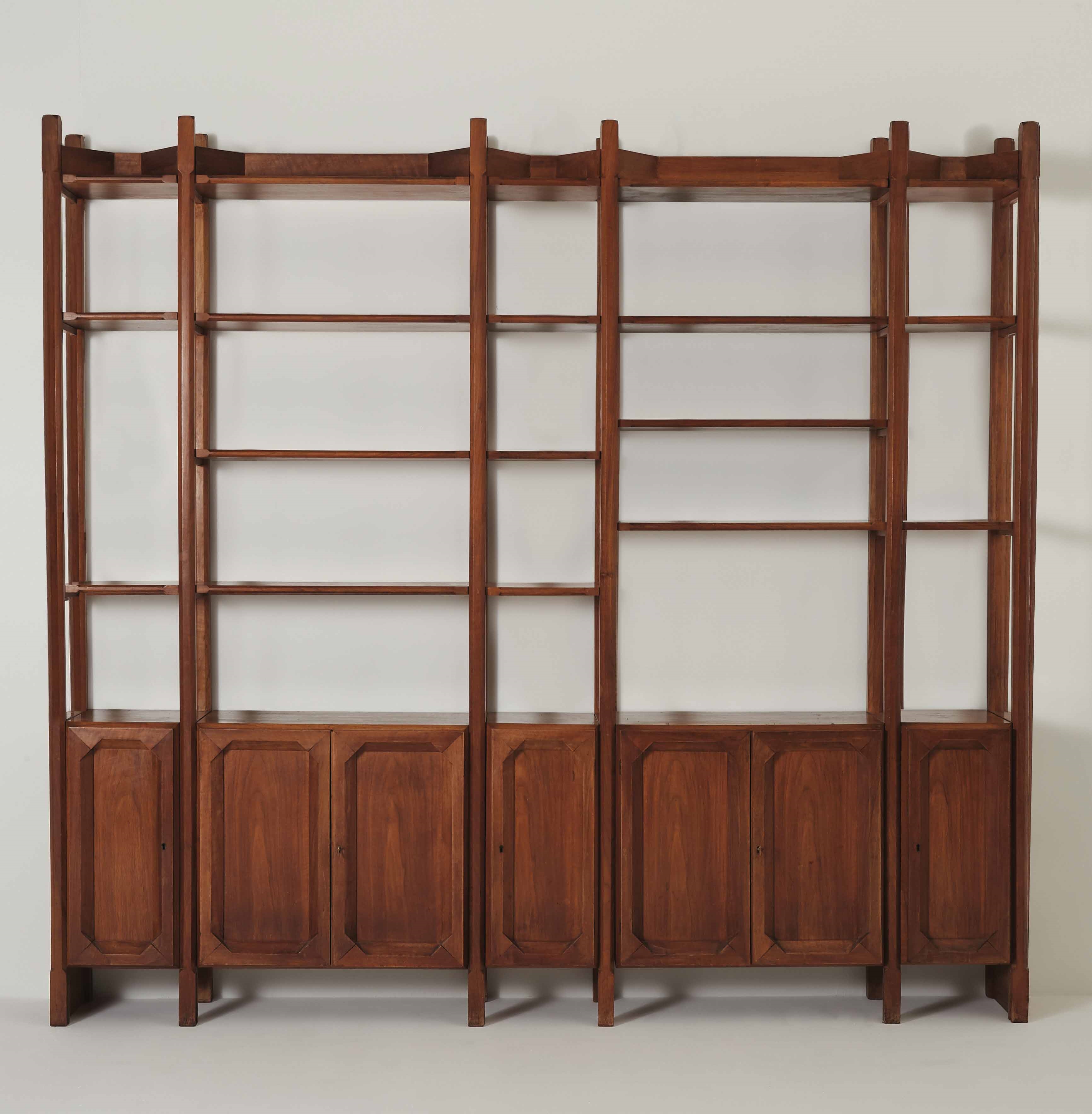 Studio BBPR | Libreria a incastro con struttura in legno (1962) | MutualArt