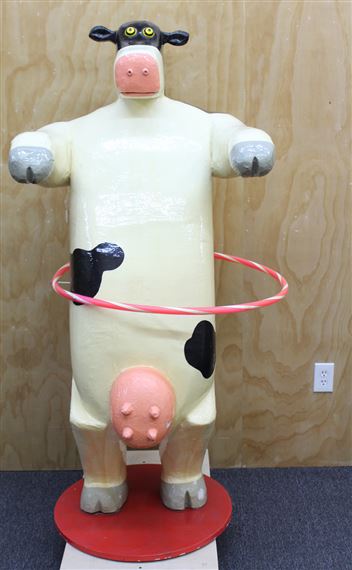Mark Beam | HULA-HOOP COW (1994) | MutualArt