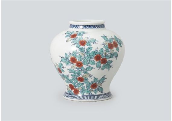 Imaizumi Imaemon | Iro-nabeshima vase depicting flower | MutualArt