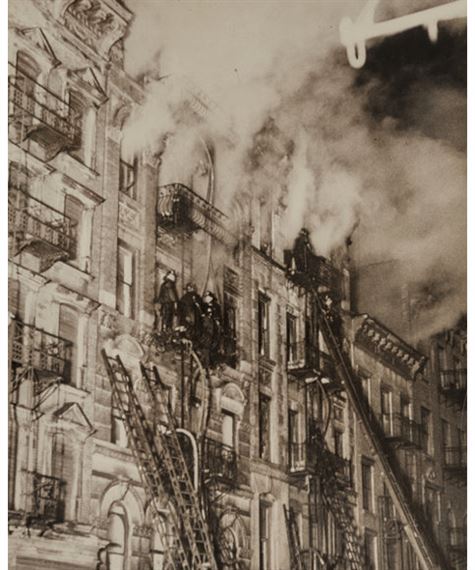 Weegee | 1016 Artworks | MutualArt