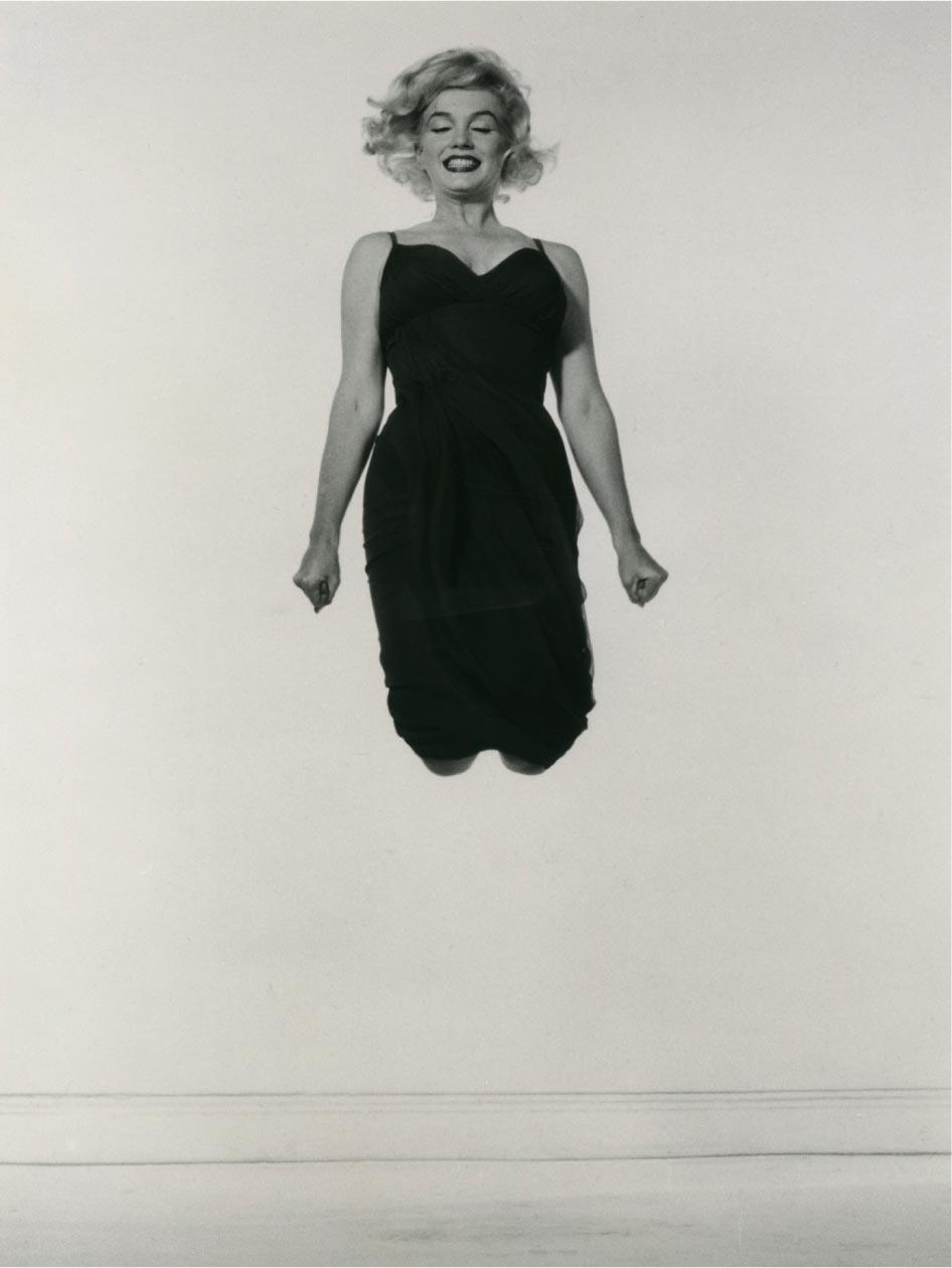 Philippe Halsman | MARILYN MONROE JUMPING (1959) | MutualArt