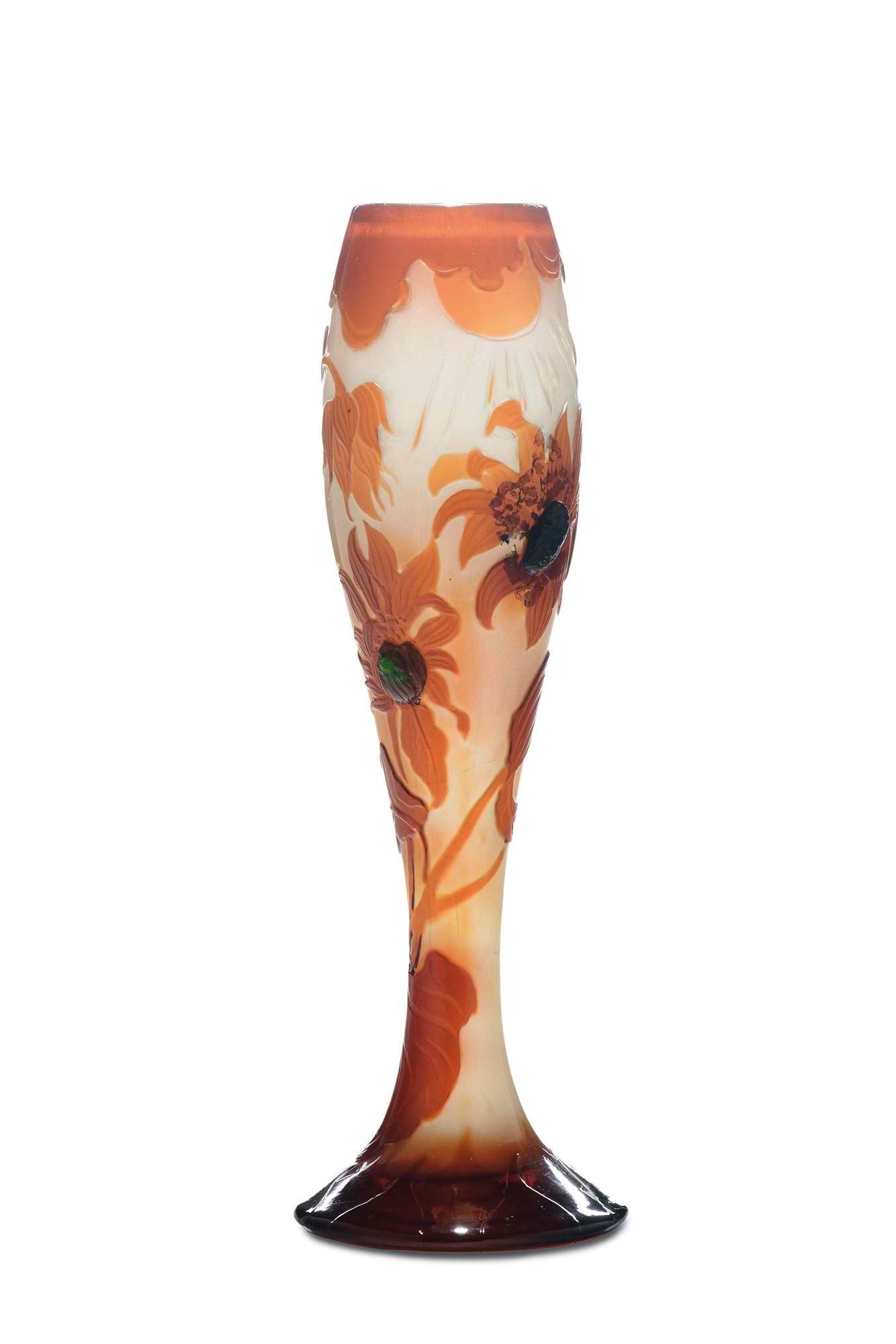 Emile Gallé | Vaso a balaustro in vetro lattimo doppiato in vetro ocra ...