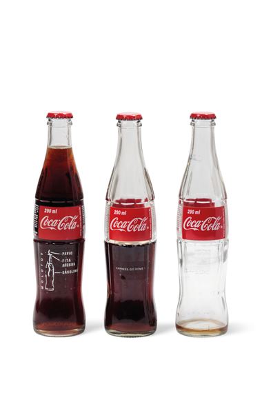 Cildo Meireles | Interções em Circuitos Ideolõgicos: Projeto Coca-Cola ...