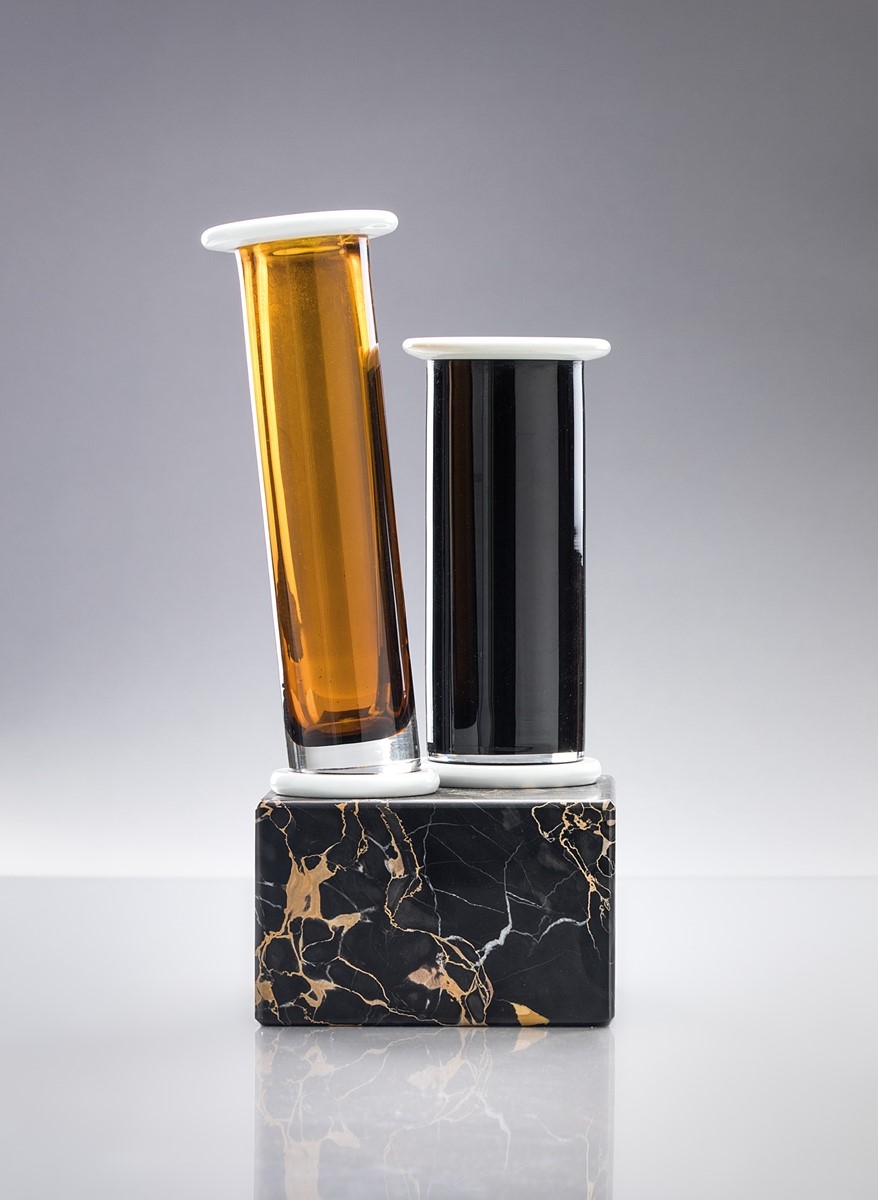 Ettore Sottsass | Vaso della serie Marito e Moglie (2003) | MutualArt