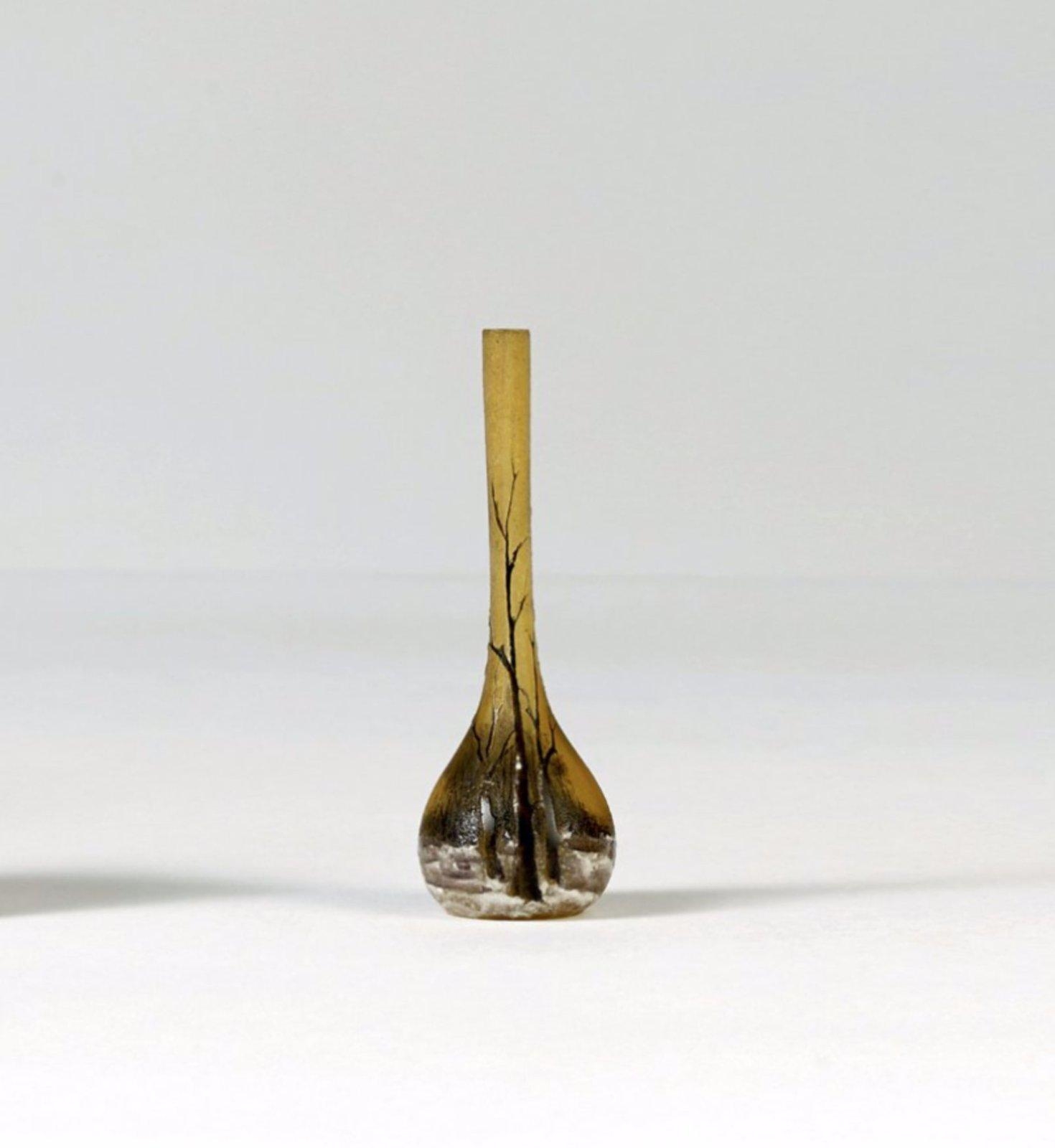 Daum Frères | VASE SOLIFLORE MINIATURE (Circa 1906) | MutualArt