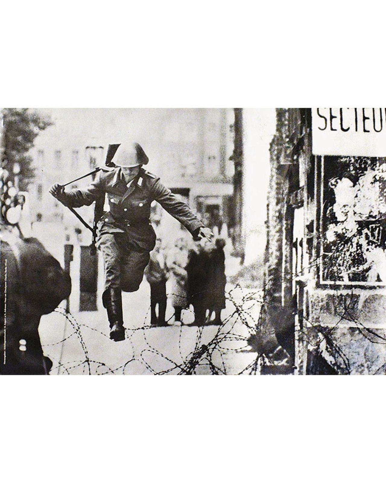 Peter Leibing | Conrad Schumann Berlin Est Post Frontière Check Point ...