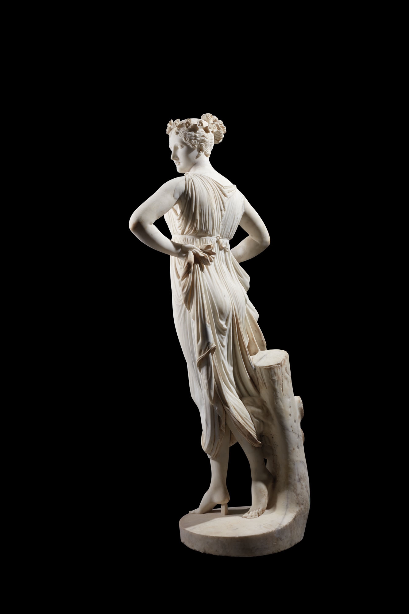 Antonio Canova | FIGURE EN MARBRE REPRÉSENTANT LA DANSEUSE LES MAINS ...