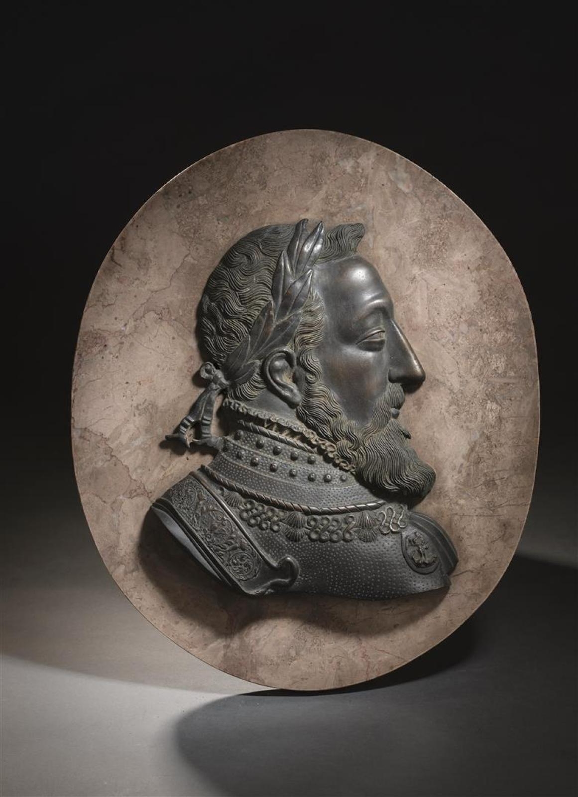 Germain Pilon | Portrait du roi Henri II de profil à droite, lauré, en ...