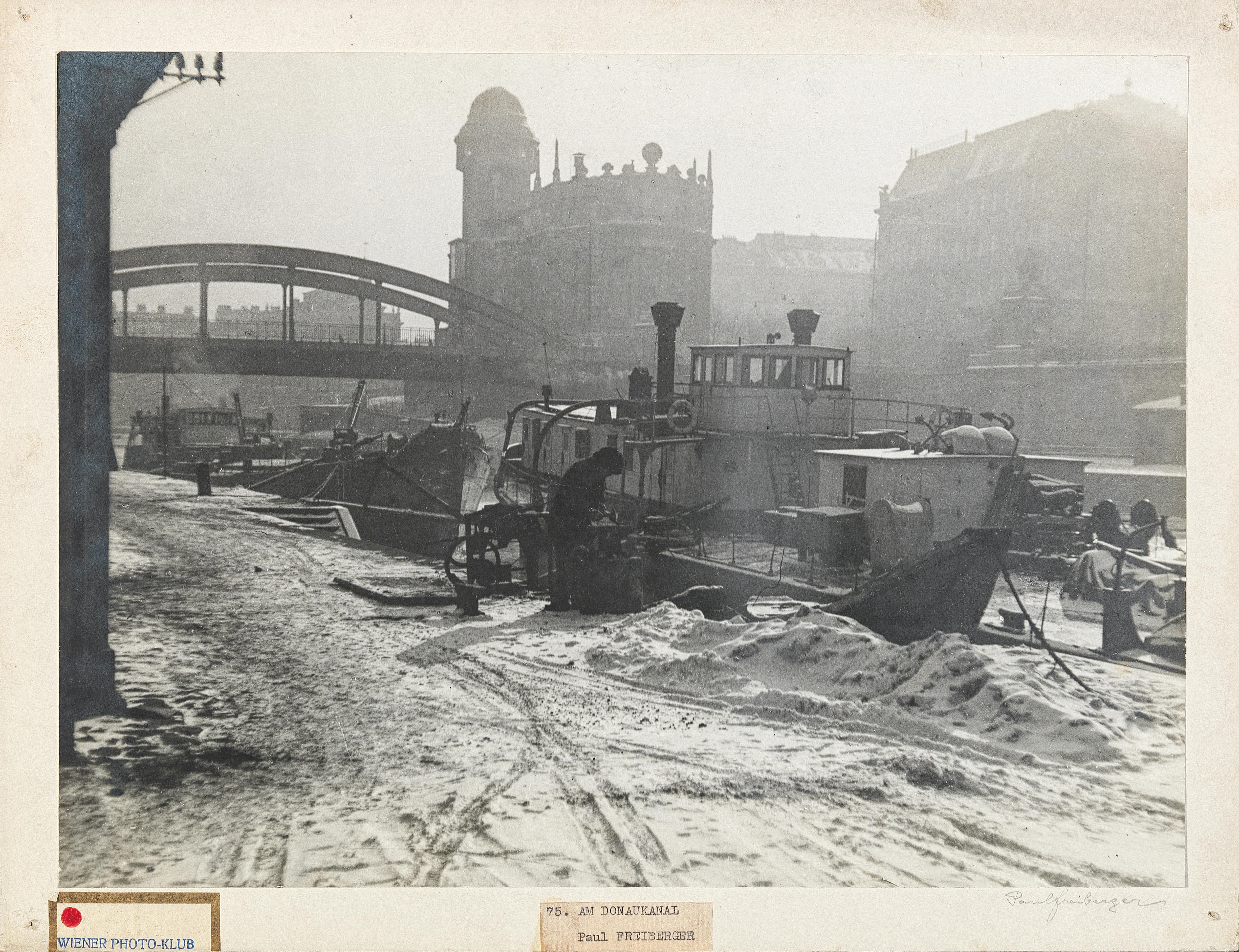 Paul Freiberger | Toreinfahrt, Universitätsplatz, Am Donaukanal, 3 ...