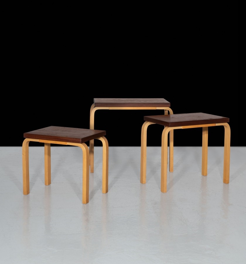Alvar Aalto | Suite de trois tables basses gigognes mod. 88 – Création ...