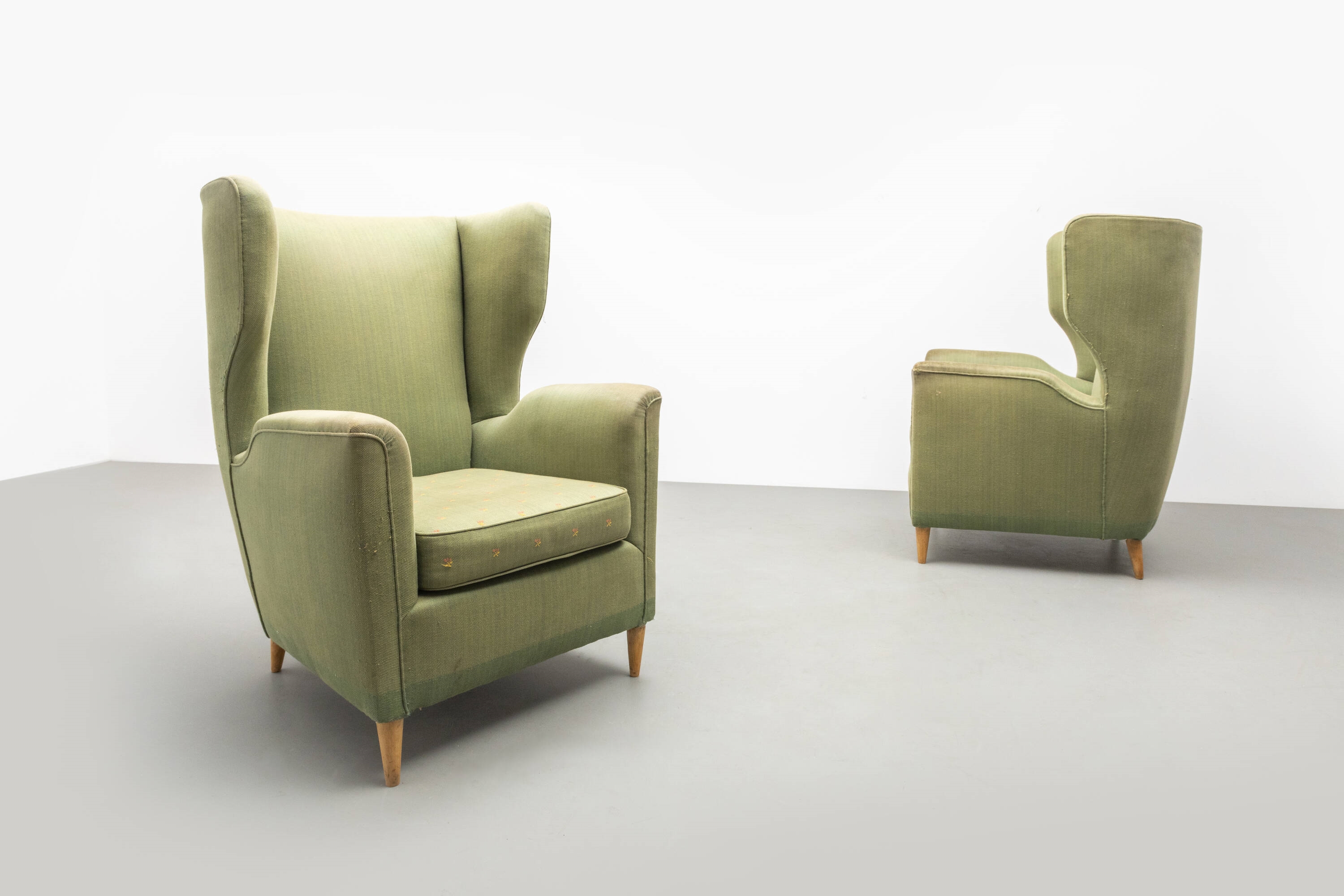 Gio Ponti | Coppia di poltrone | MutualArt