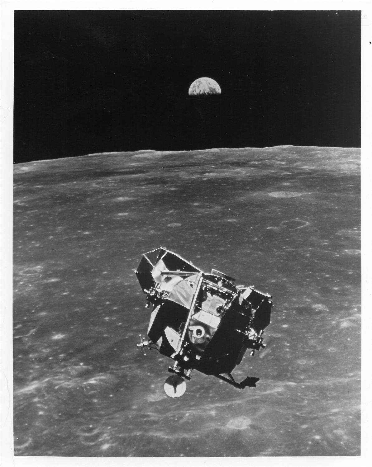 Apollo 11 Earthrise Over The Moon