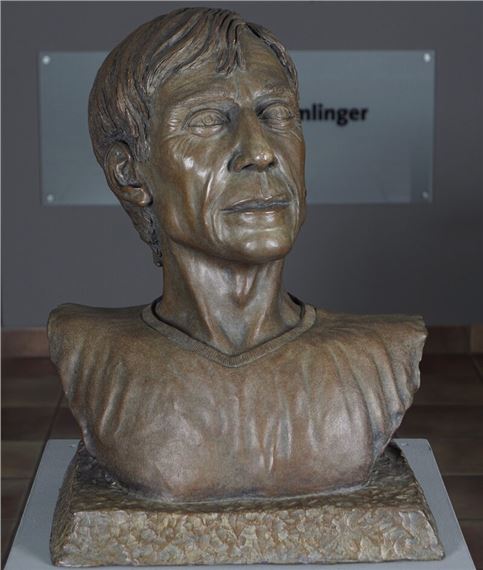 Gary Ewing | Biography