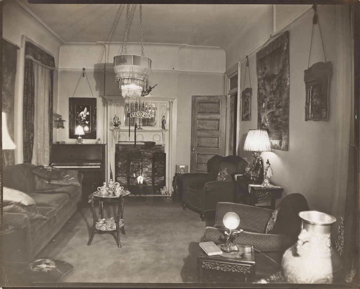 James van der Zee | Untitled (Interior of a Harlem Brownstone) (1931 ...