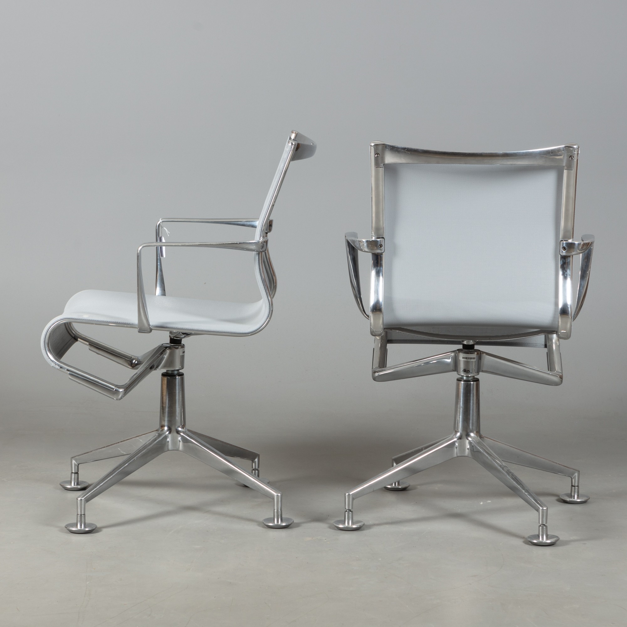 Alberto Meda | Pair of swivel chairs, Meetingframe 44, Alias | MutualArt