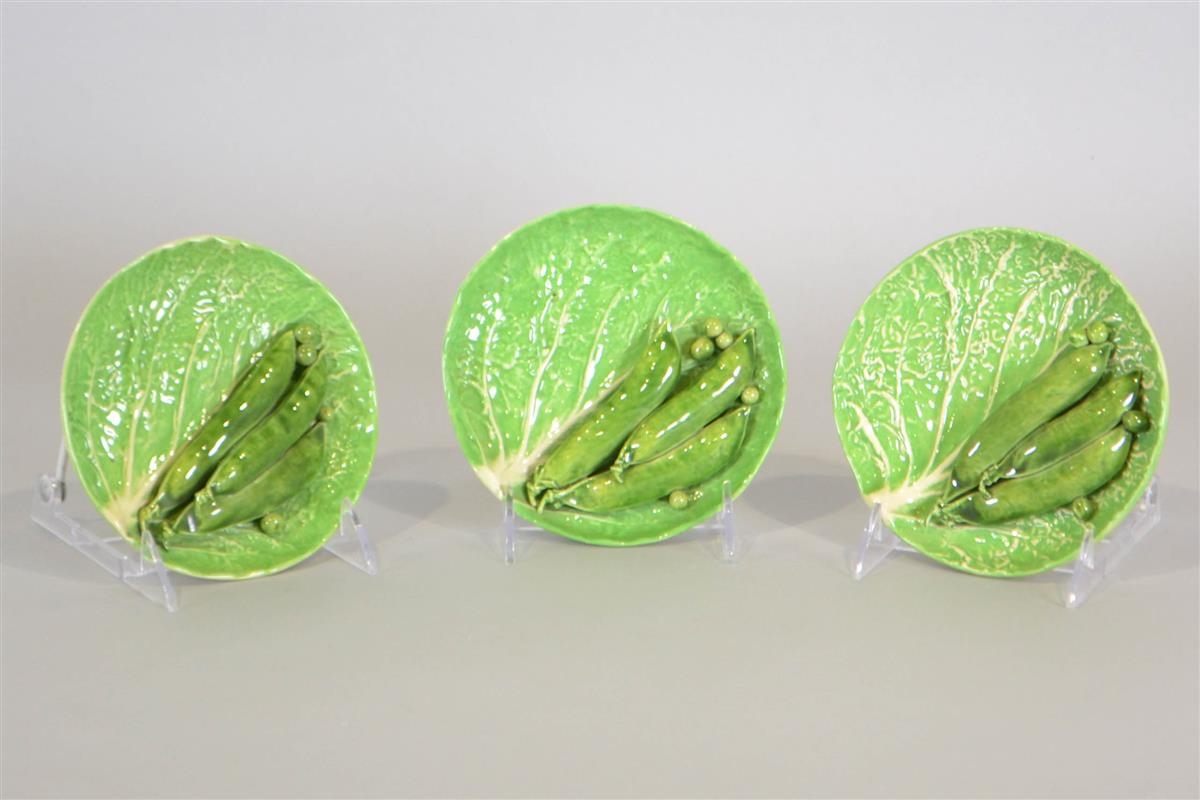 Dodie Thayer | THREE DODIE THAYER LETTUCE WARE PEAPOD PLATES | MutualArt