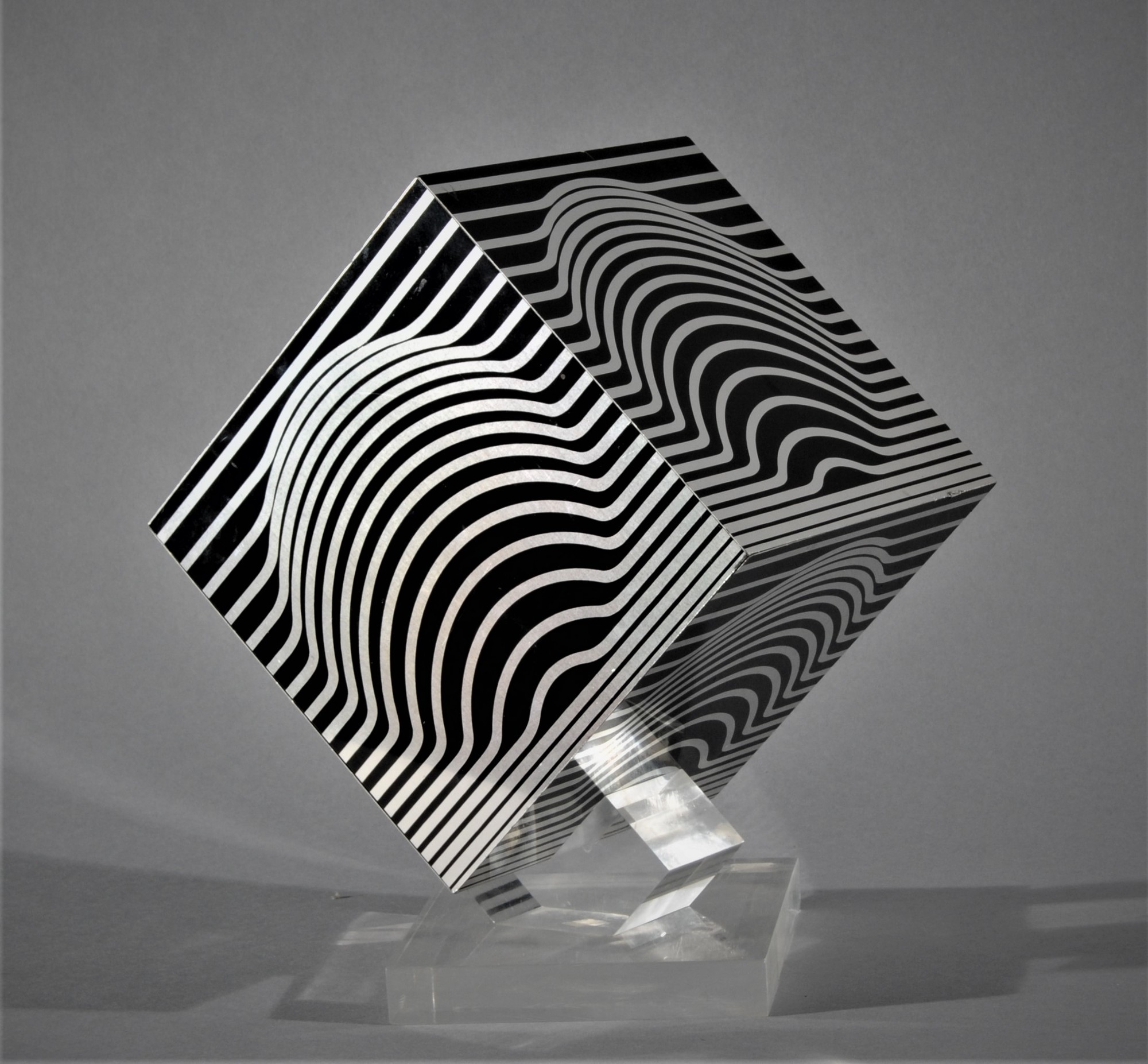 Victor Vasarely | Sir-ris négatif (1966) | MutualArt