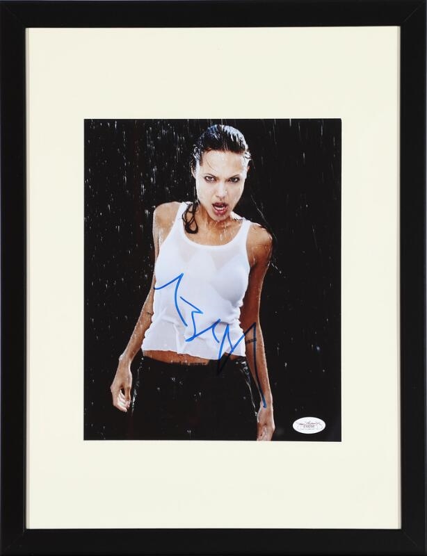 Martin Schoeller | A signed colour photograph of the American actress ...