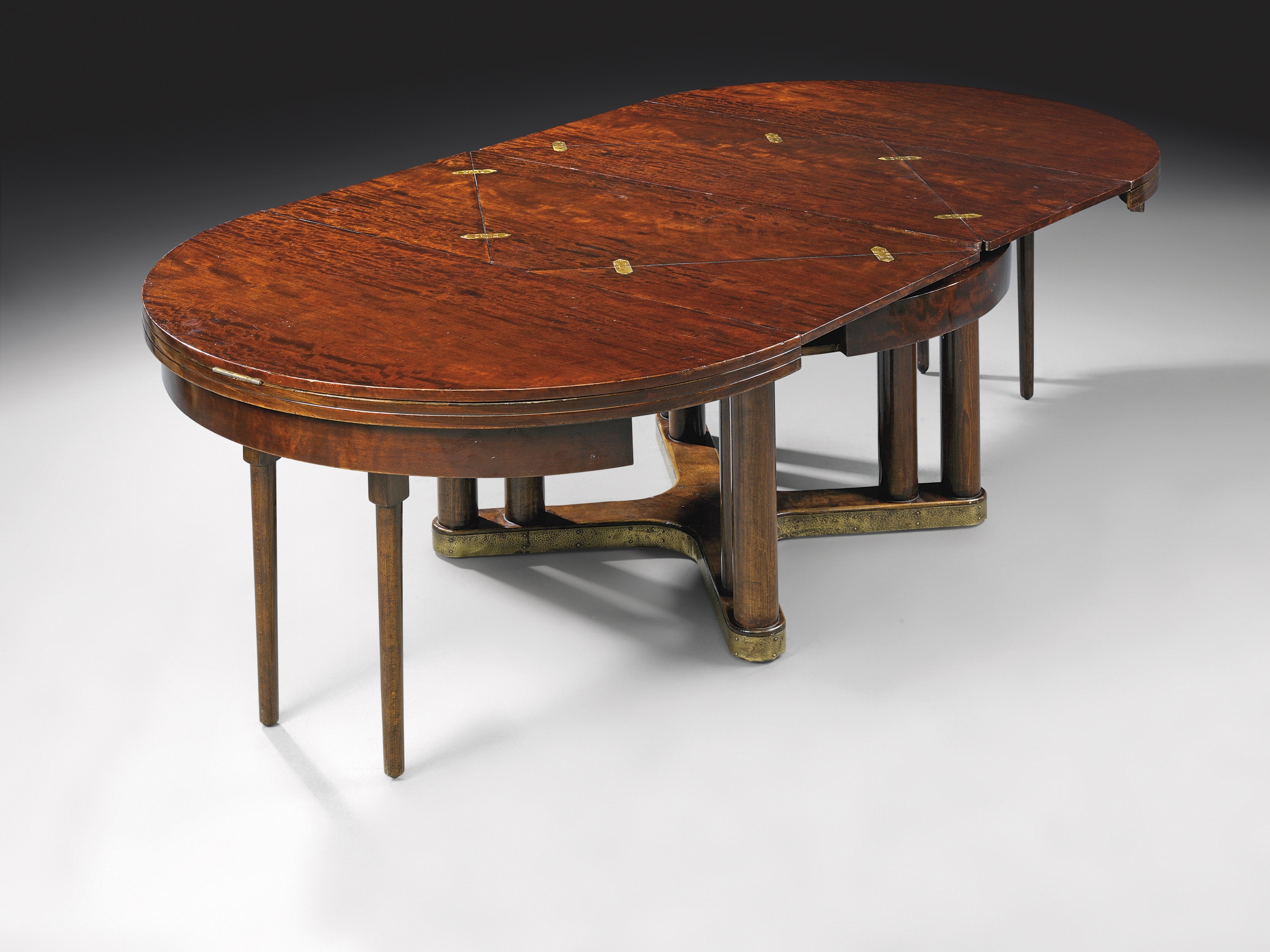 Josef Hoffmann | EXTENDING DINING TABLE | MutualArt