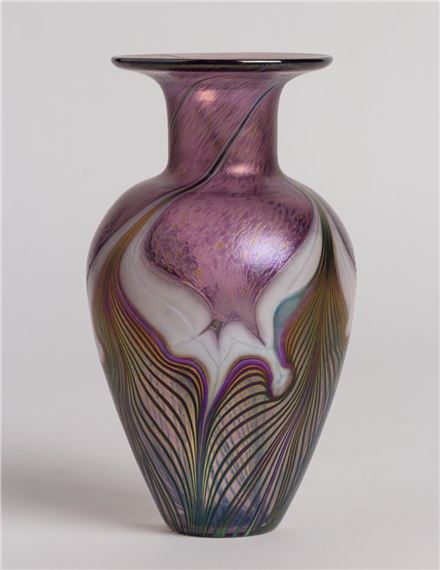 Robert Held | Art glass vase | MutualArt