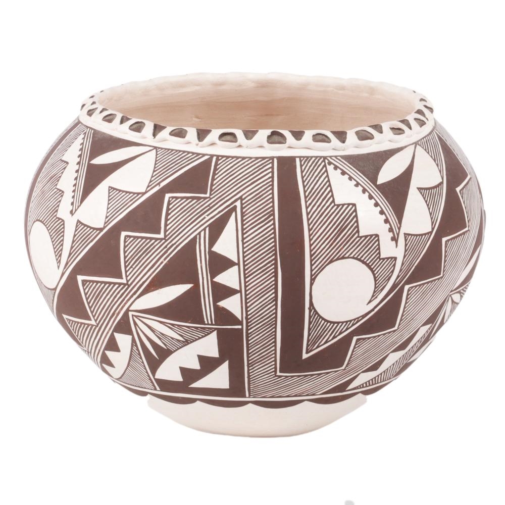 Marie S. Juanico | Native American Acoma pot | MutualArt