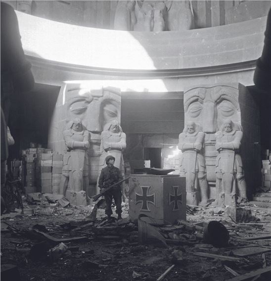 Éric Schwab | 20 Artworks at Auction | MutualArt