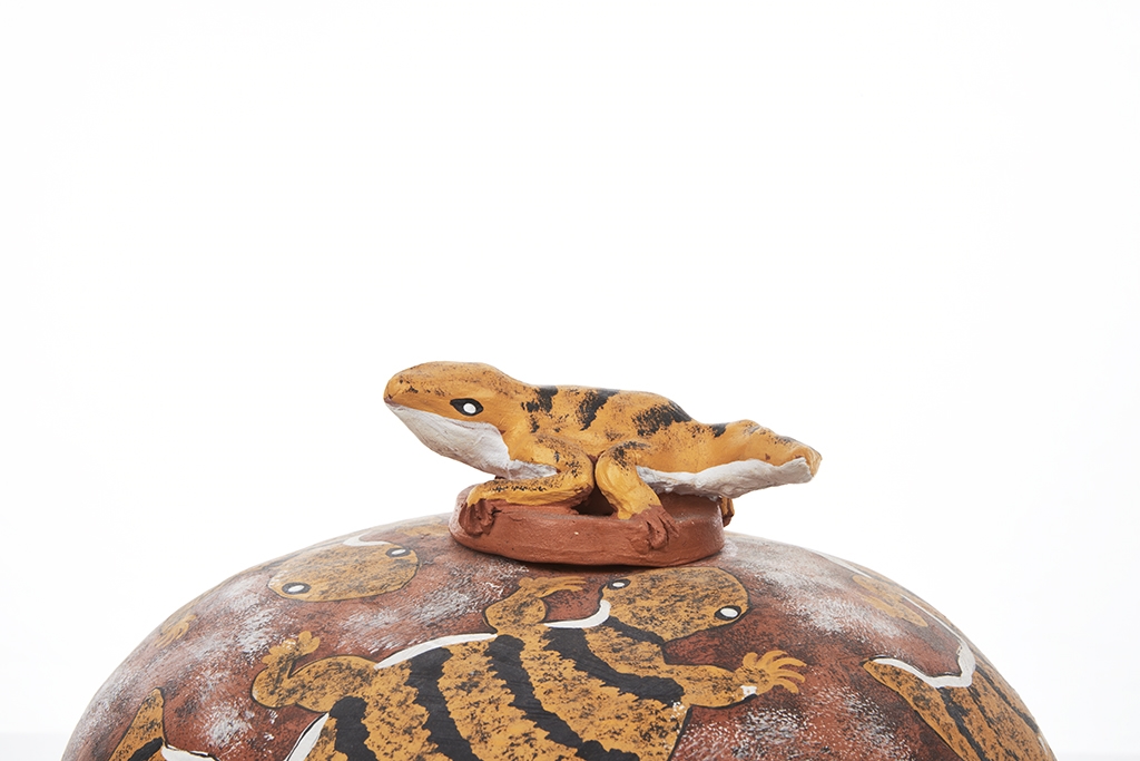 Carol Panangka Rontji | Goanna Lidded Pot, Hermannsburg, NT | MutualArt