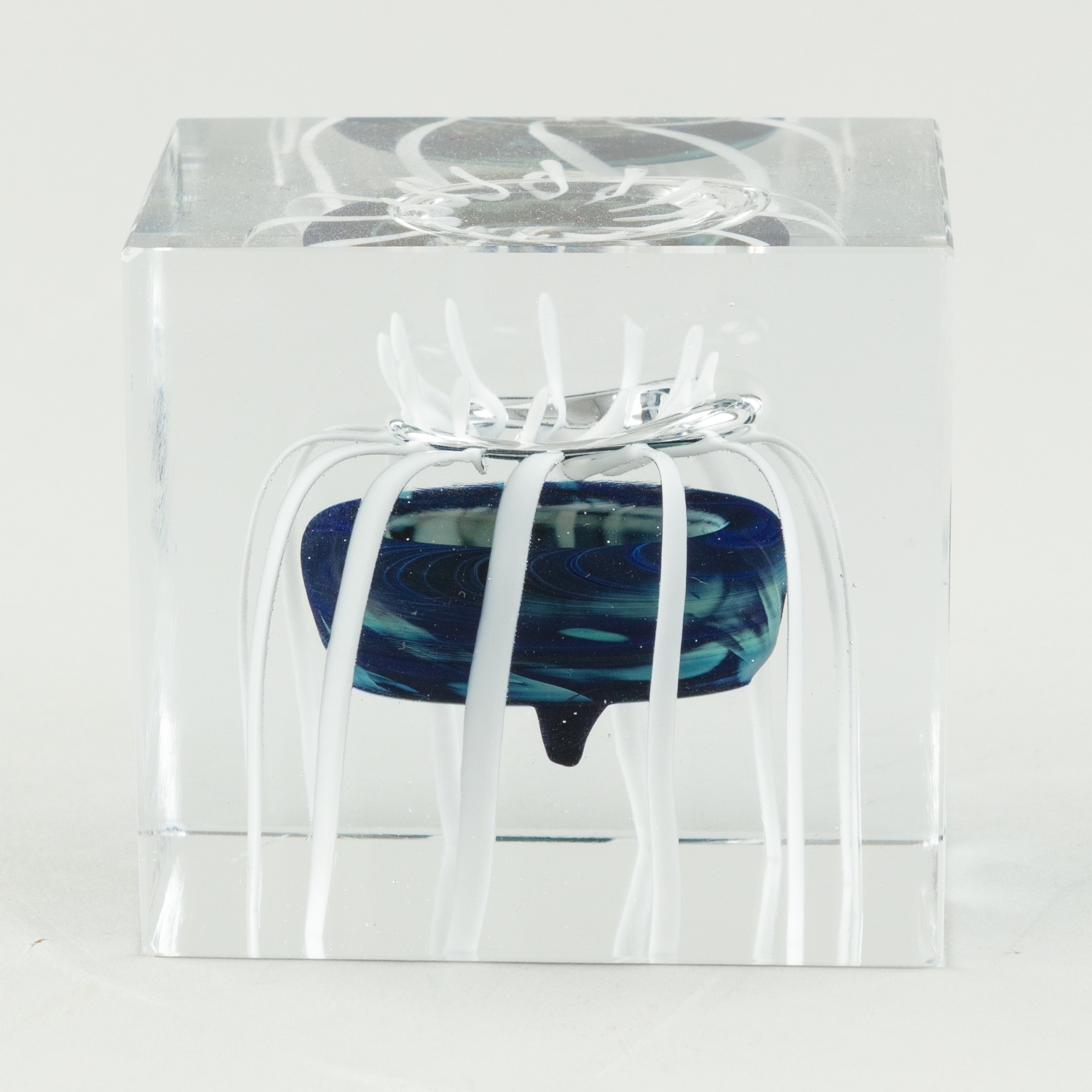 Oiva Toikka | Annual cube 1990, Nuutajärvi (1990) | MutualArt