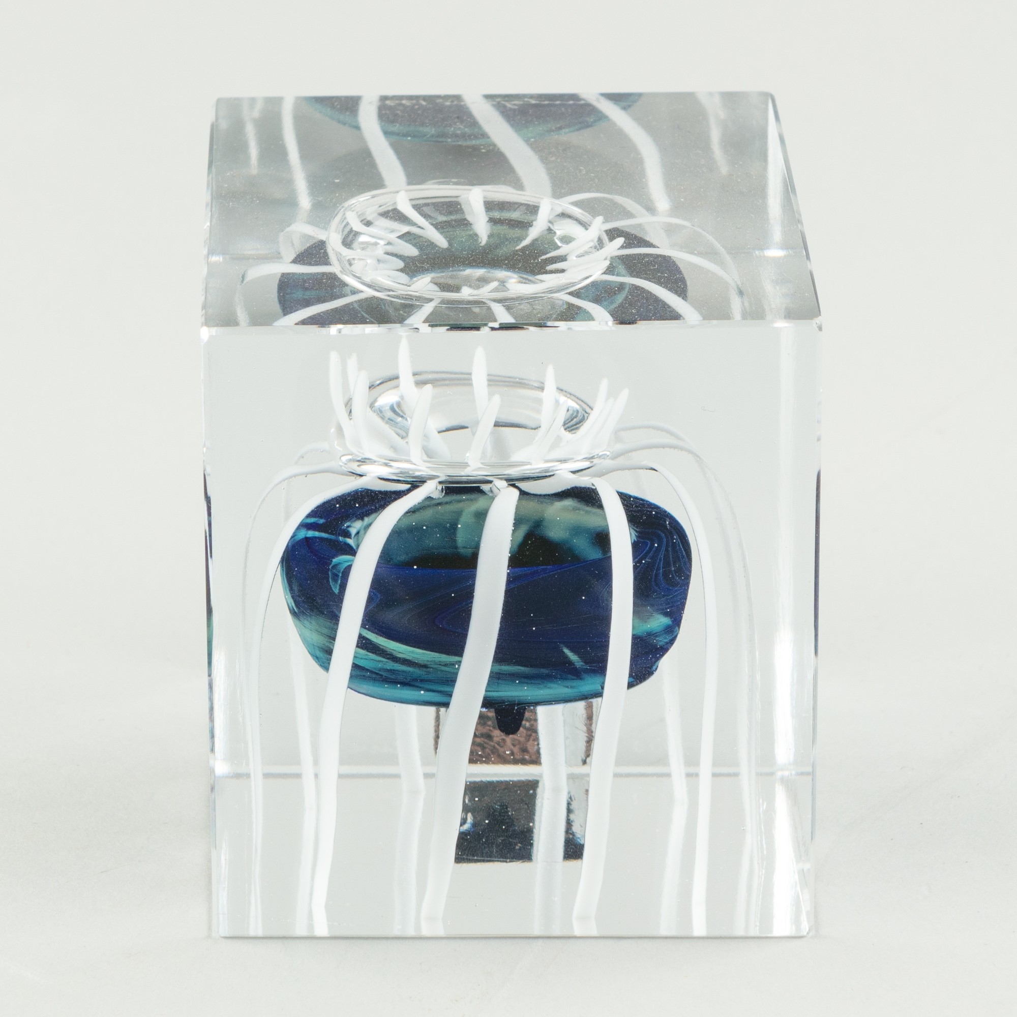 Oiva Toikka | Annual cube 1990, Nuutajärvi (1990) | MutualArt