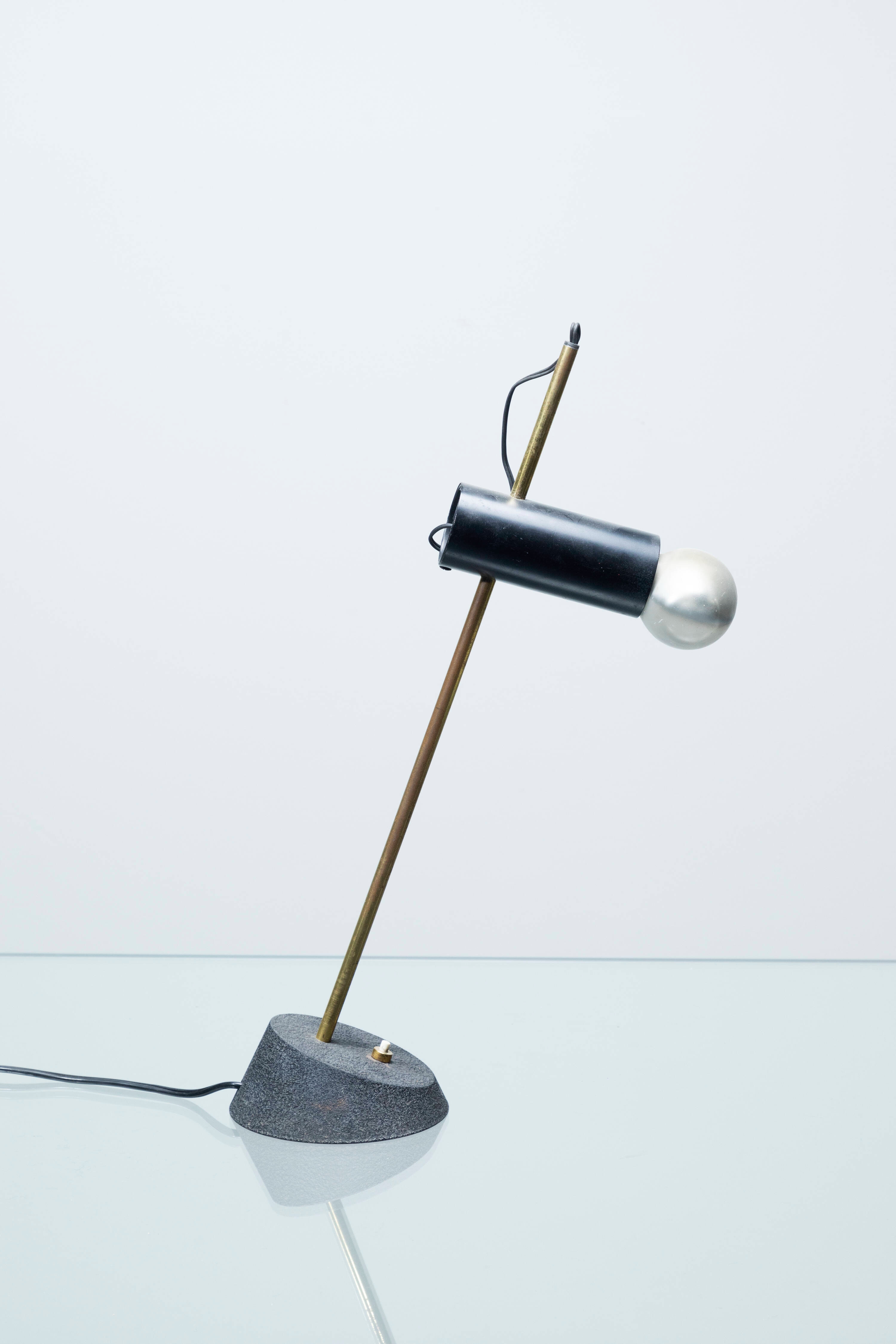 Gino Sarfatti | Lampada da tavolo mod. 566 (1956) | MutualArt