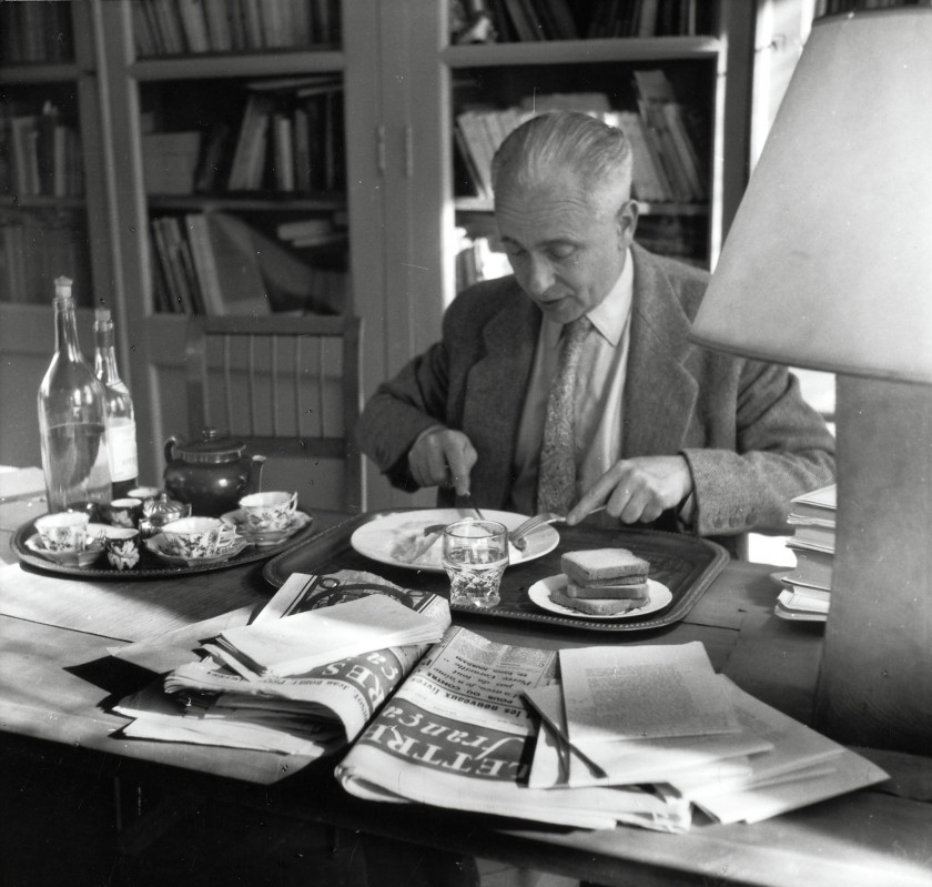 Louis Aragon | Elsa Triolet et Louis Aragon à Saint (1954) | MutualArt
