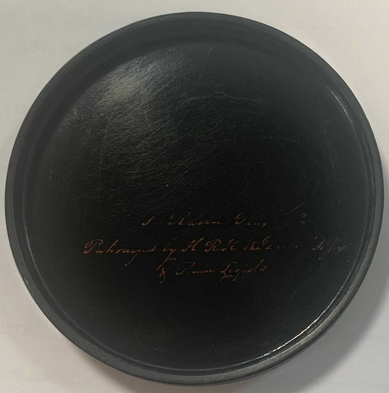 Samuel Raven | A lacquered papier maché snuff box | MutualArt