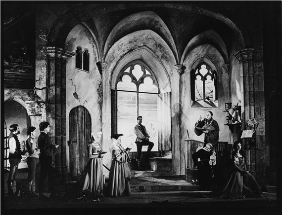 Angus McBean | Elizabeth Taylor as Helen of Troy in Doctor Faustus ...