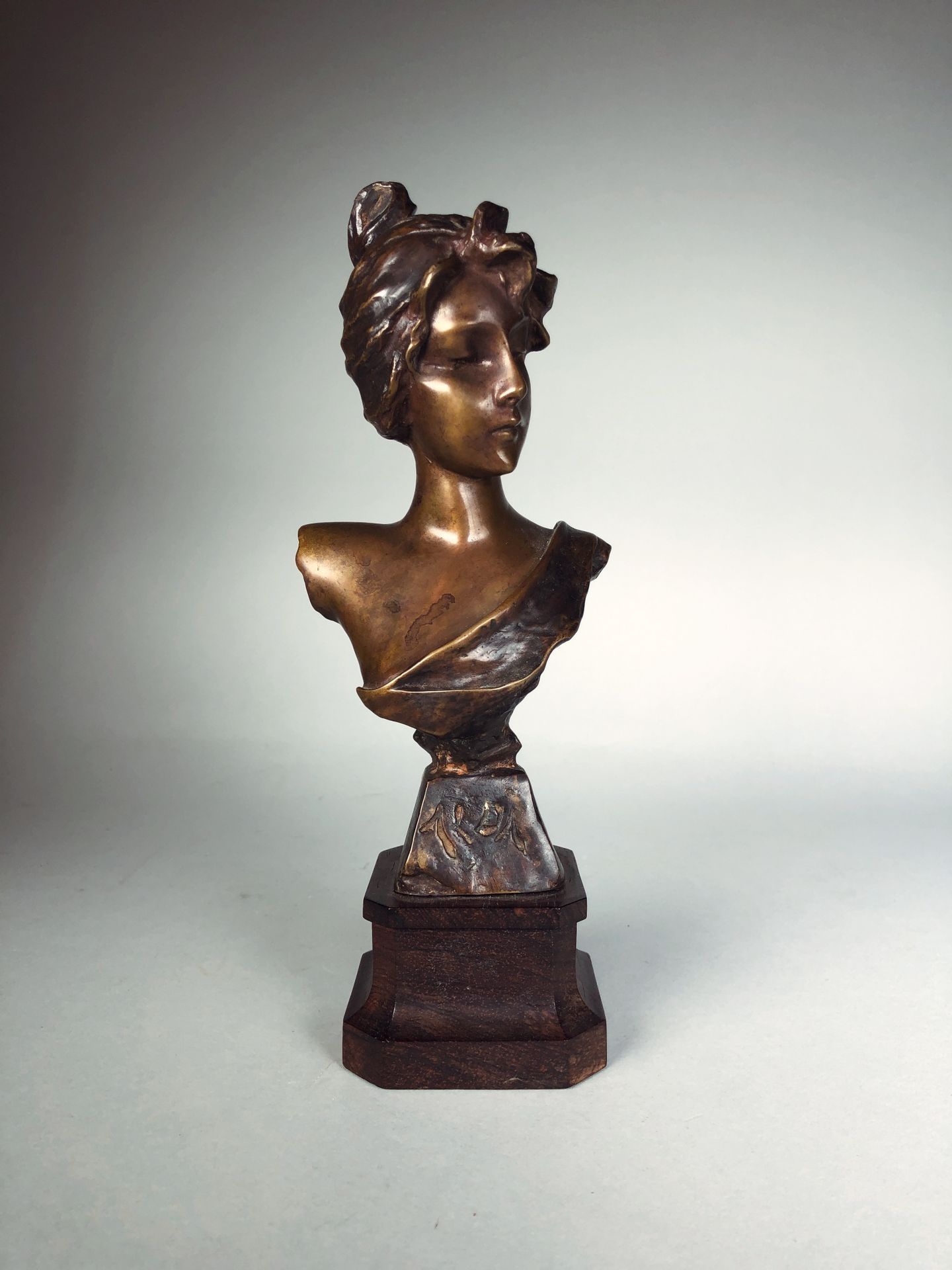 Emmanuel Villanis | Aida | MutualArt