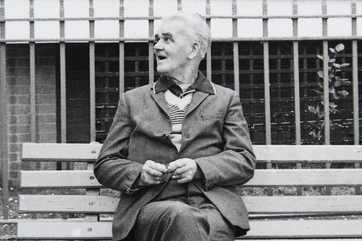 Seán Hillen | Marine Commando and Two Old Men on a Bench, Sugar Island ...