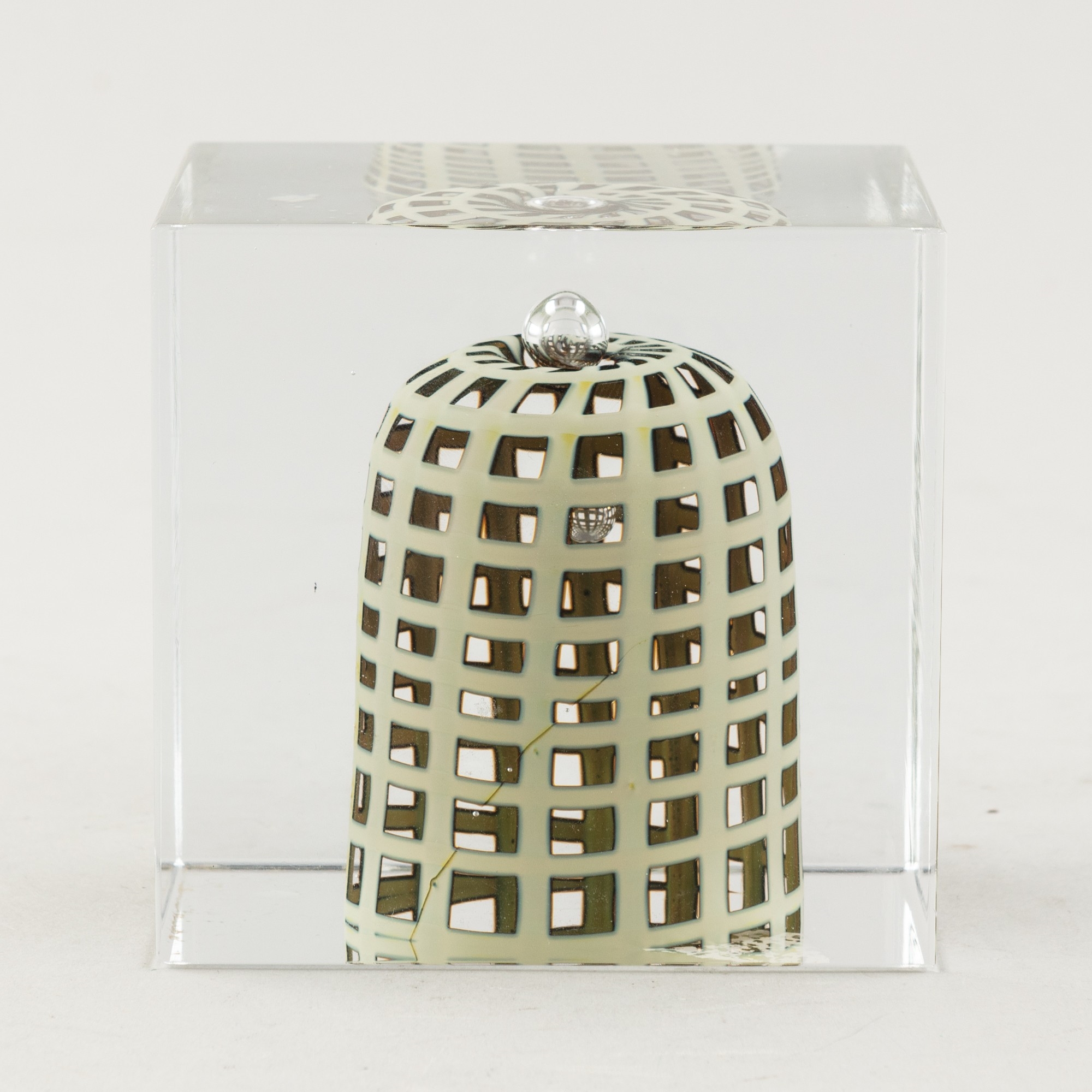 Oiva Toikka | Annual cube 2002, Nuutajärvi | MutualArt