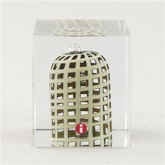 Oiva Toikka | Annual cube 2002, Nuutajärvi | MutualArt