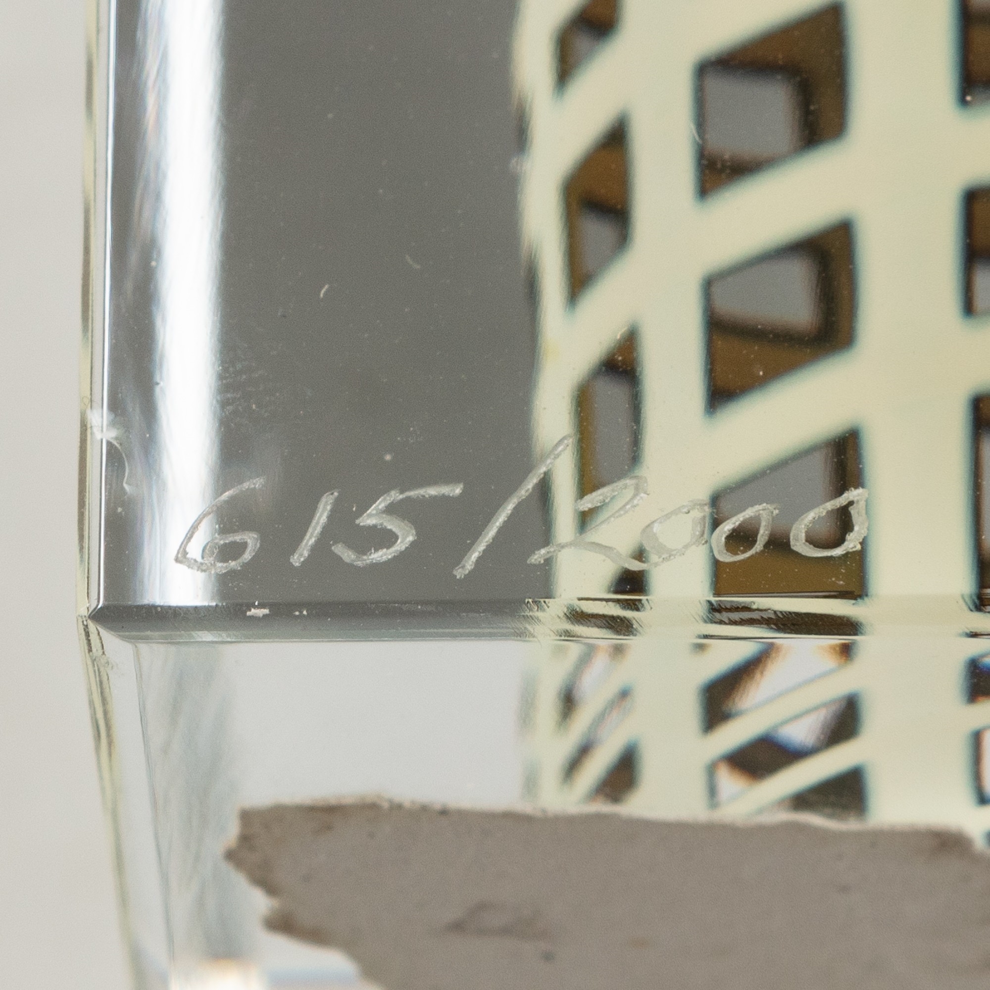 Oiva Toikka | Annual cube 2002, Nuutajärvi | MutualArt