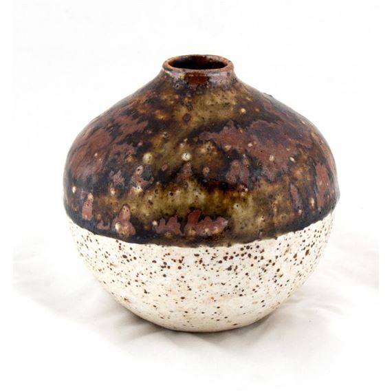 Eileen Keys | VASE | MutualArt