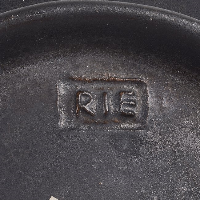 Lucie Rie | Early Coffee Pot (Circa 1945) | MutualArt