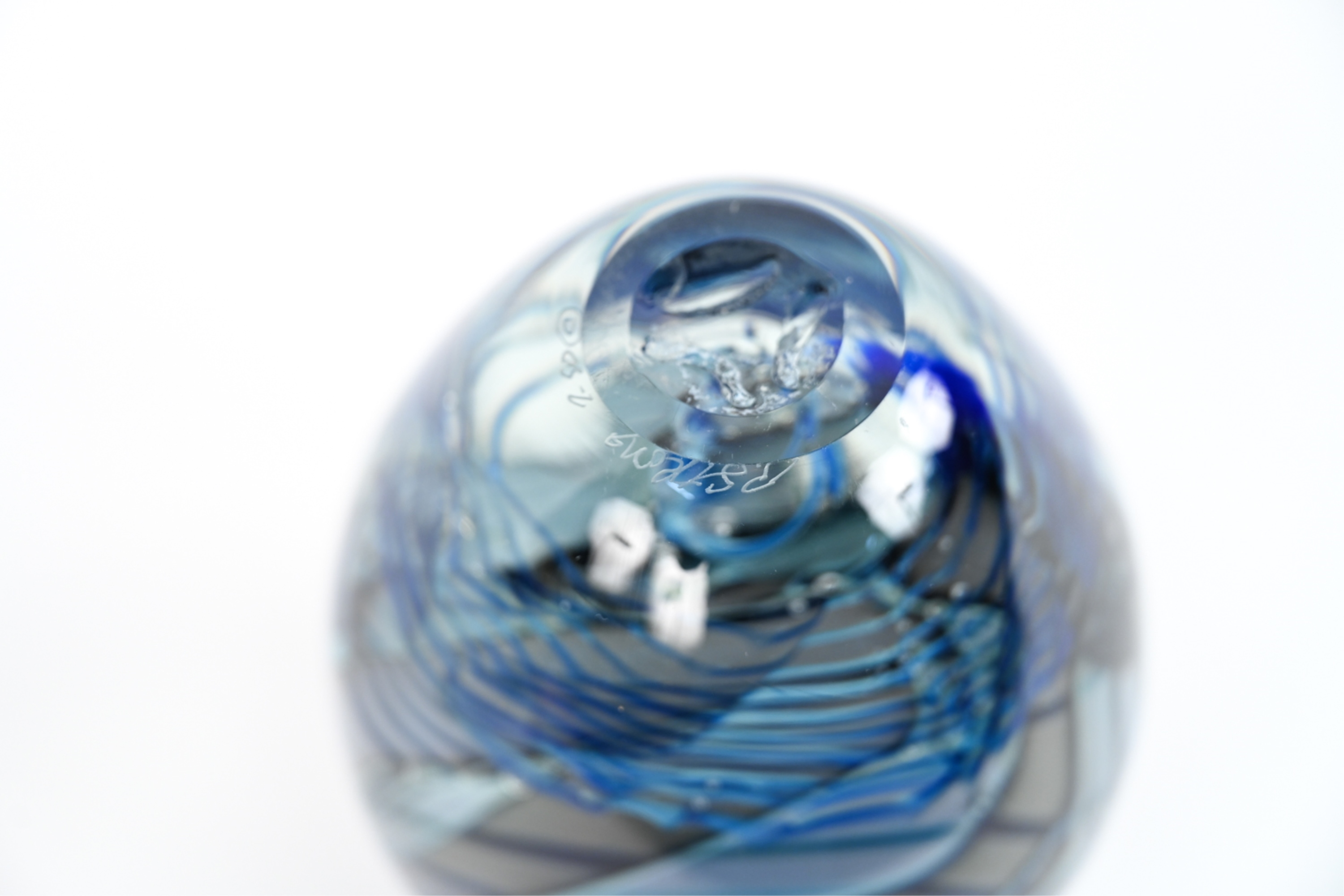 Randy Strong | CONTEMPORARY ART GLASS VASE | MutualArt