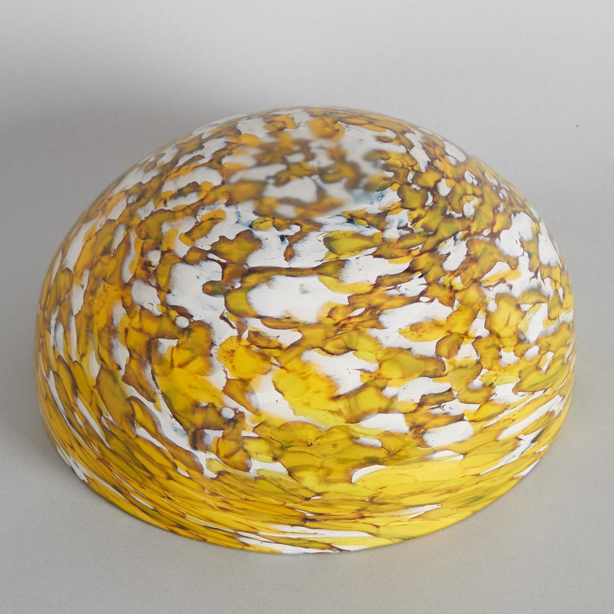 Garry Nash | A Garry Nash Art Glass Bowl (2011) | MutualArt