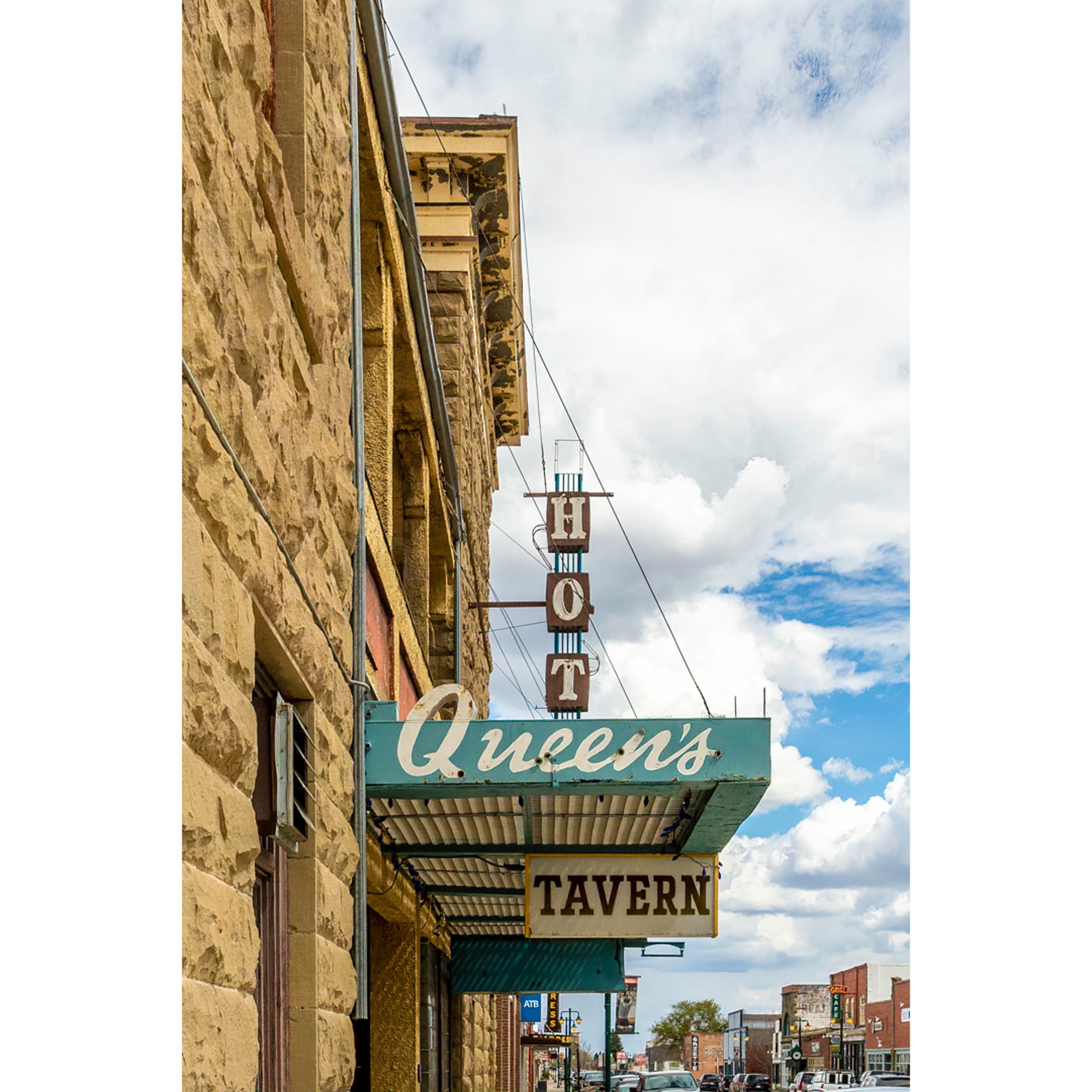 Richard Collens | HOT QUEENS | MutualArt