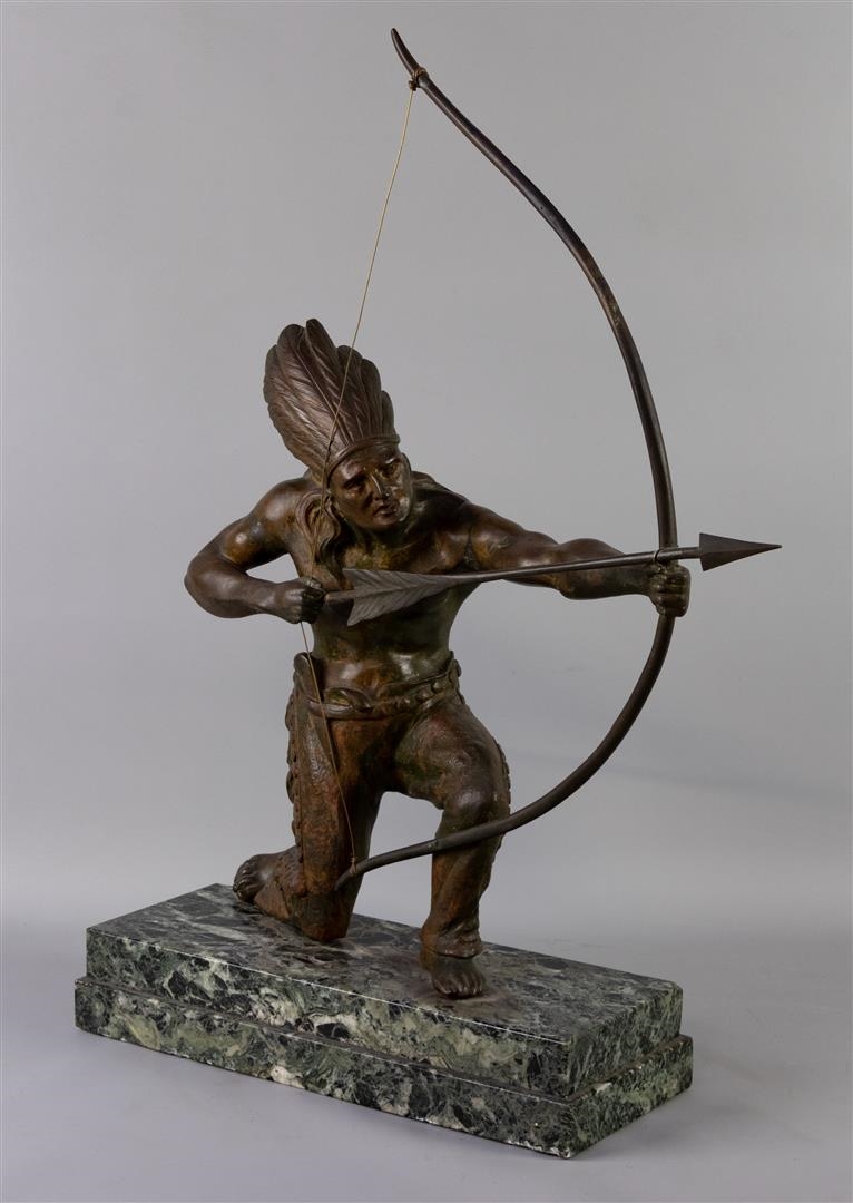 Vienna School, 20th Century | Beeld van een indiaan met pijl en boog ...