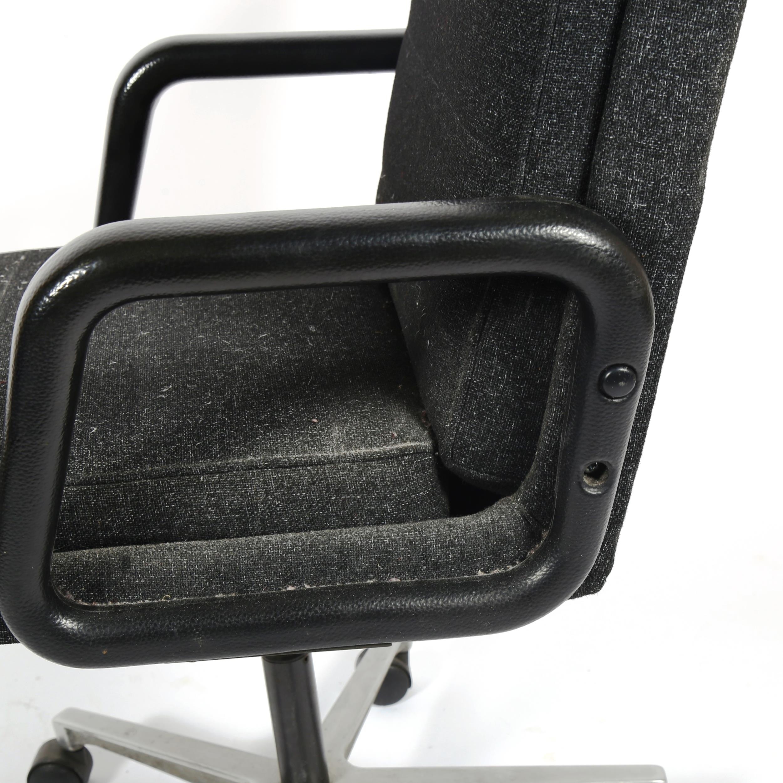 Frank Doerner | Canada 1975 soft pad office swivel chair (1975) | MutualArt
