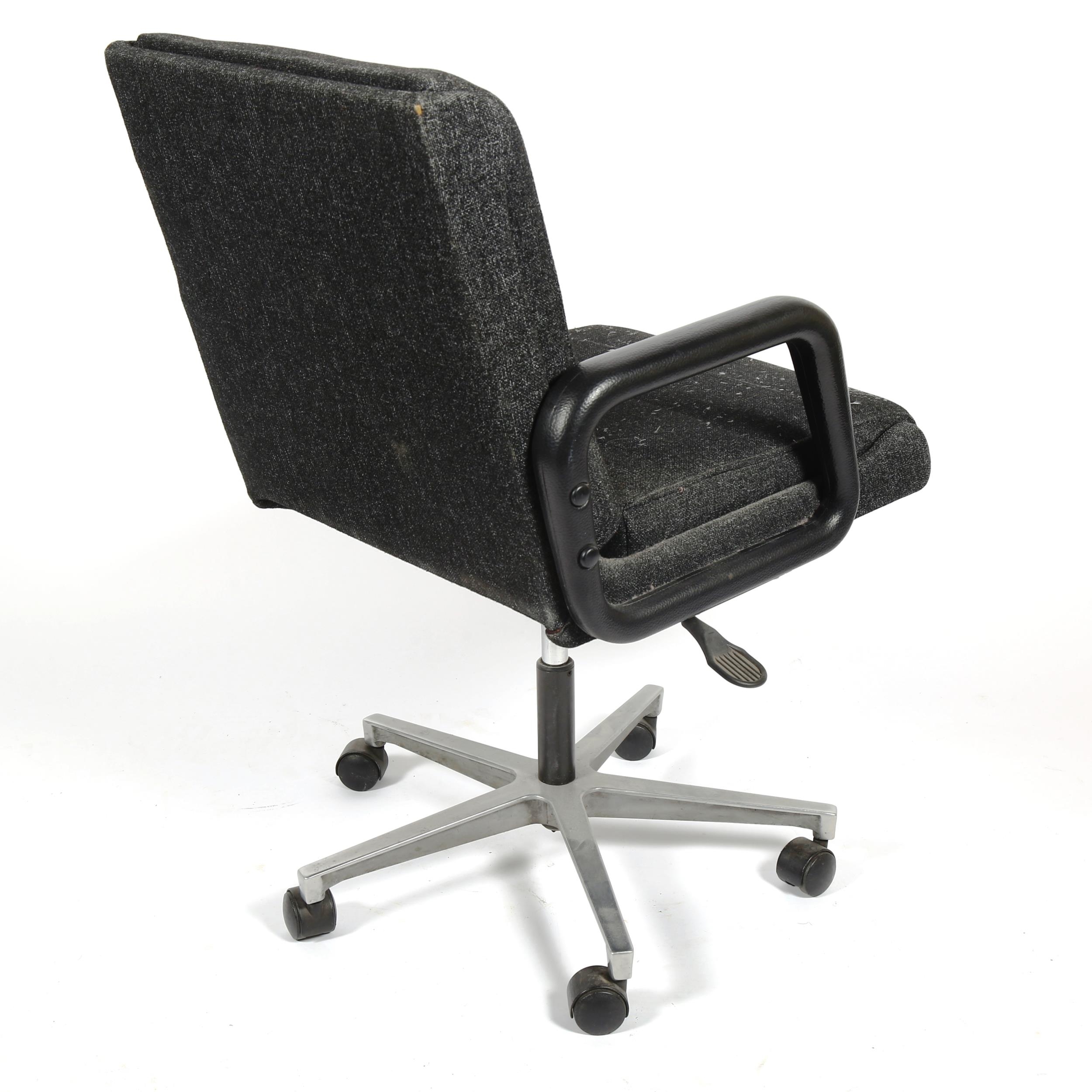 Frank Doerner | Canada 1975 soft pad office swivel chair (1975) | MutualArt