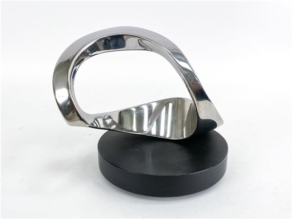 Todd Reuben | Swirl form on base | MutualArt