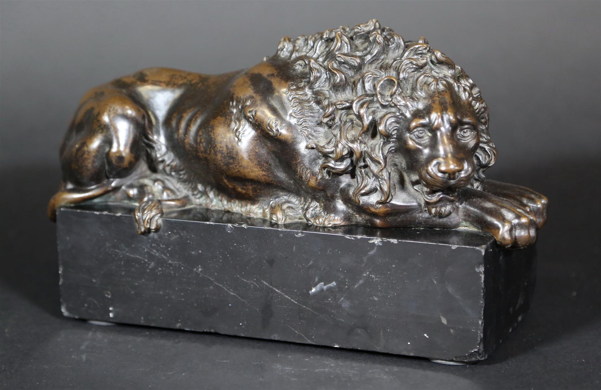 Antonio Canova | Lion couché | MutualArt