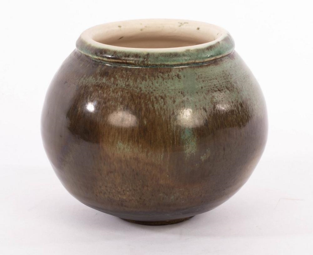 Eric Leaper | a Newlyn pottery vase of squat form | MutualArt
