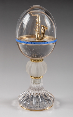 Manfred Wild | Ei mit Saxophon | MutualArt